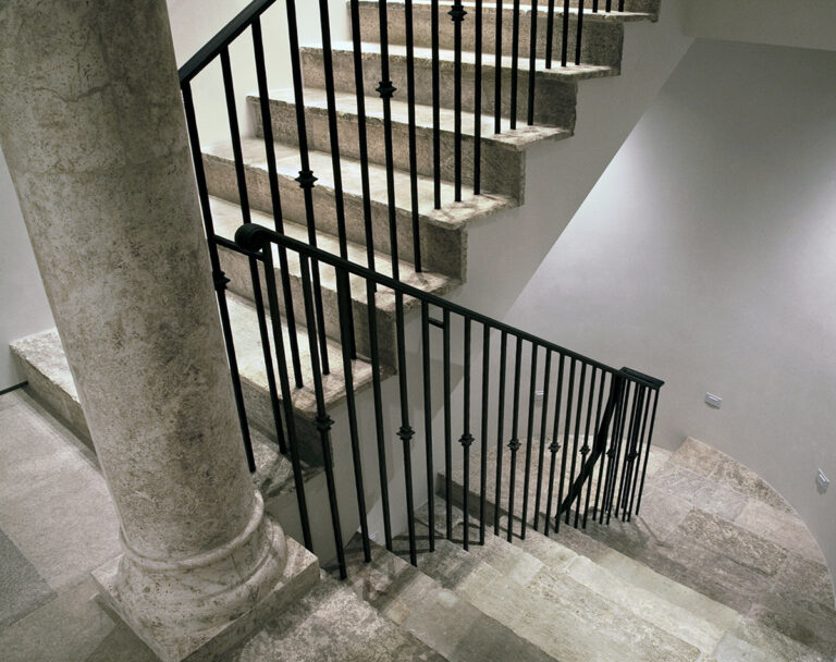 Mykonos Stone – Monolithic Stone